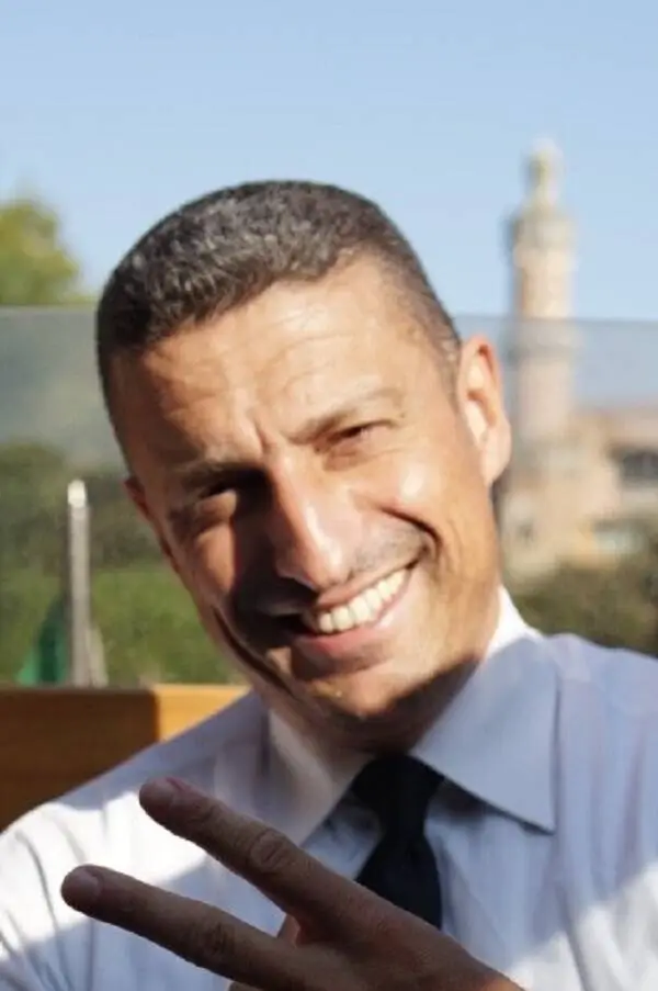 close-knit team with yaers of experience in the entertainment industry ...